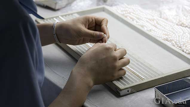 Monterrey Mexico Chapter: Pearl Stringing Techniques and Applications ...