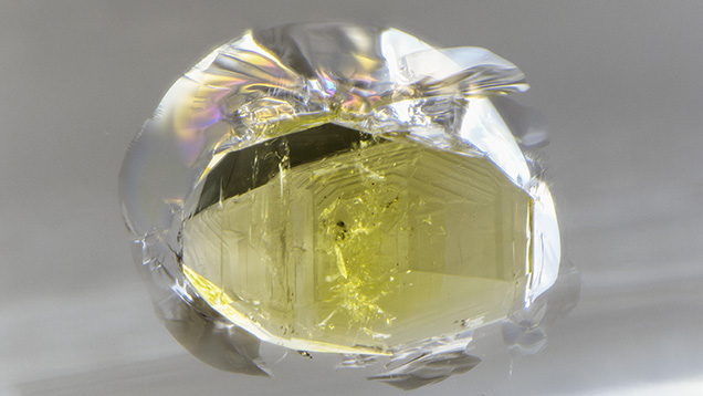 Monazite (?) in Quartz